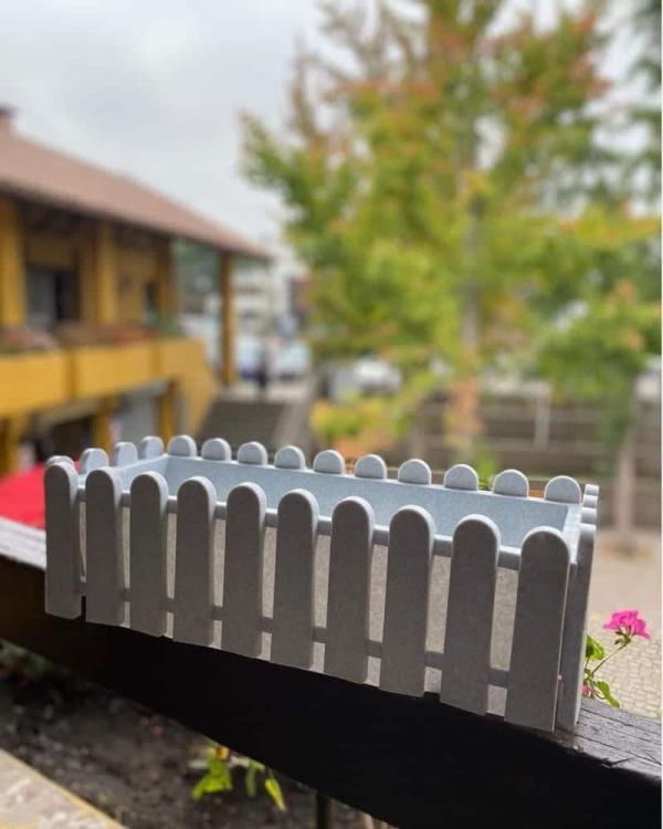 ᐅ Jardinera de Reja diseños Colores y Amor 🌿 Huertos Alma 🌾